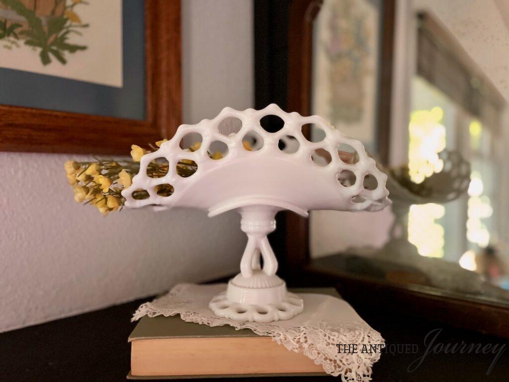 10 Easy Vintage Decorating Ideas for Any Room - The Antiqued Journey