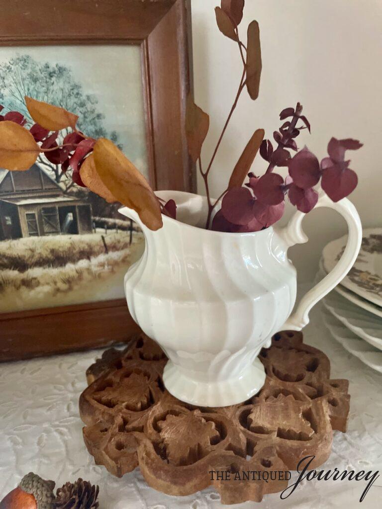 7 Budget Room Decor Ideas for Fall Decorating - The Antiqued Journey