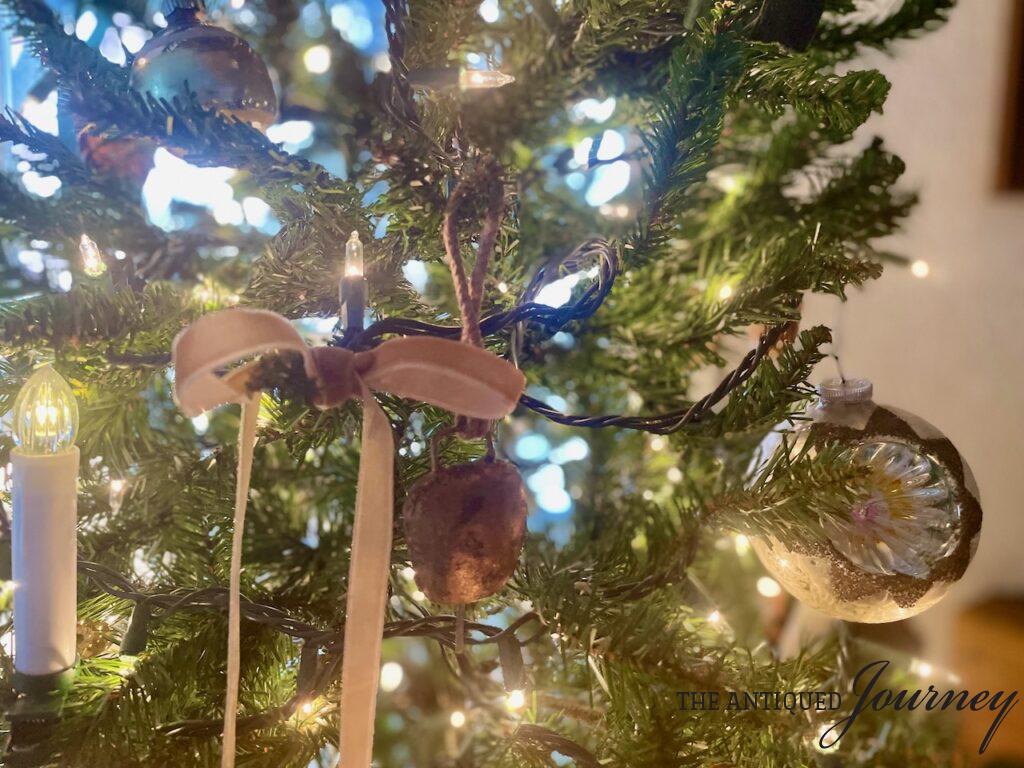 Decorating a Minimalist Christmas Tree on a Budget with Thrifted Finds ...